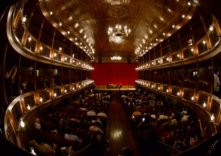 Funesc divulga abertura de pautas para o Theatro Santa Roza em 2025 ...